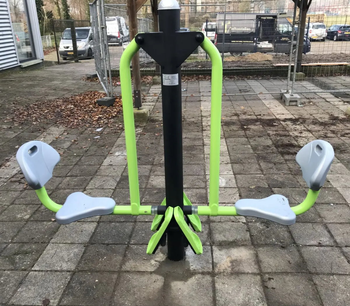 Fitnesstoestellen buiten laten plaatsen? LuduQ specialist in ...